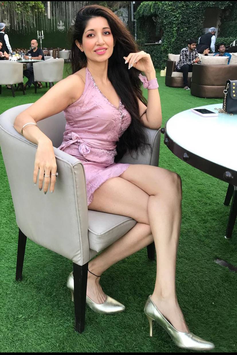 Bhumicka Singh's milky thighs | Scrolller