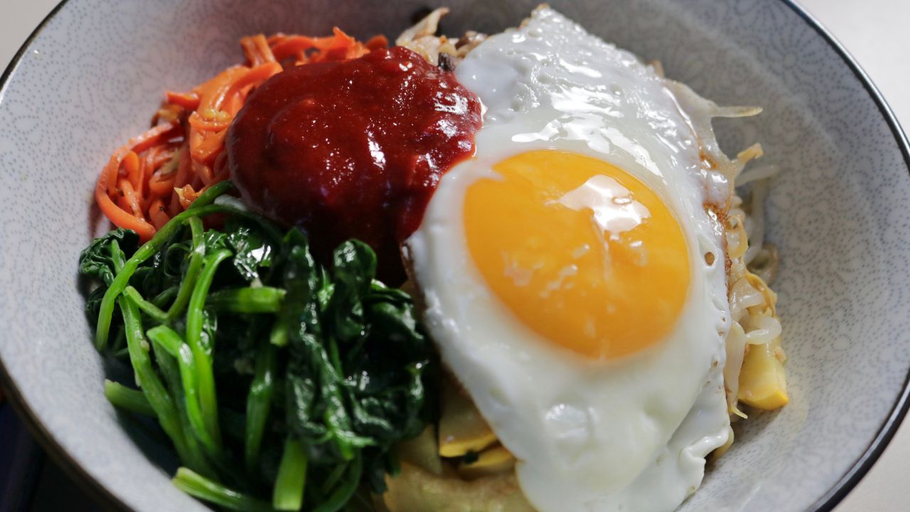 Bibimbap aka Spicy Korean Mixed Rice! | Scrolller