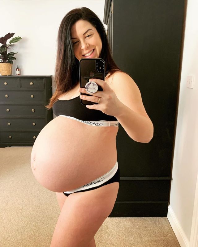 Big bump selfie | Scrolller