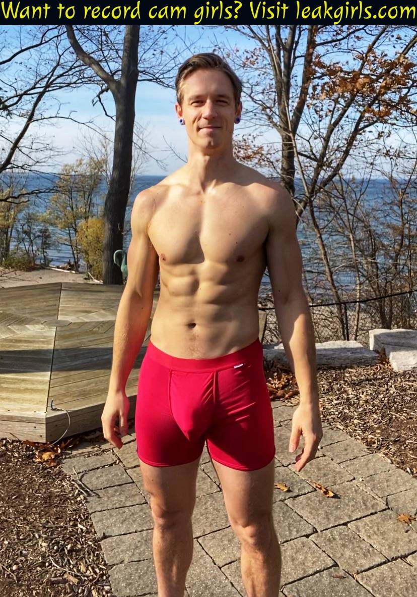 Big red casts his shadow | Scrolller