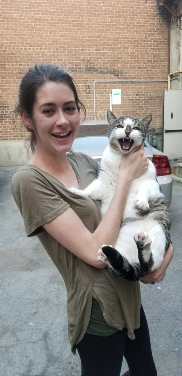 Big teeth, bigger puss | Scrolller