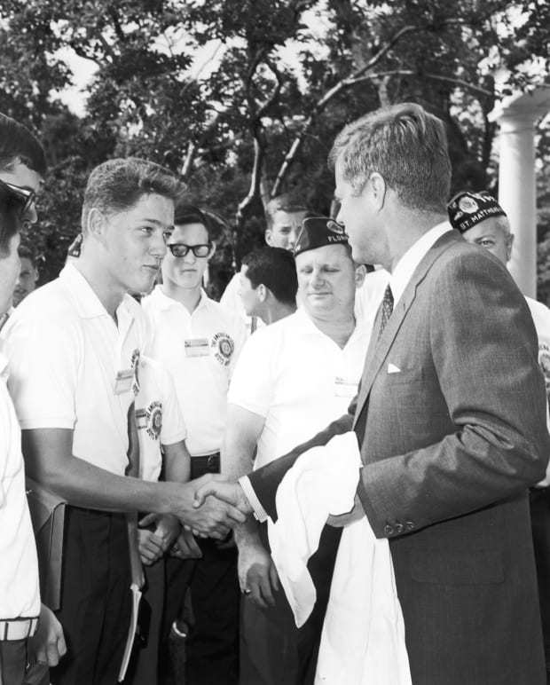 Bill Clinton meets JFK. 1963. | Scrolller