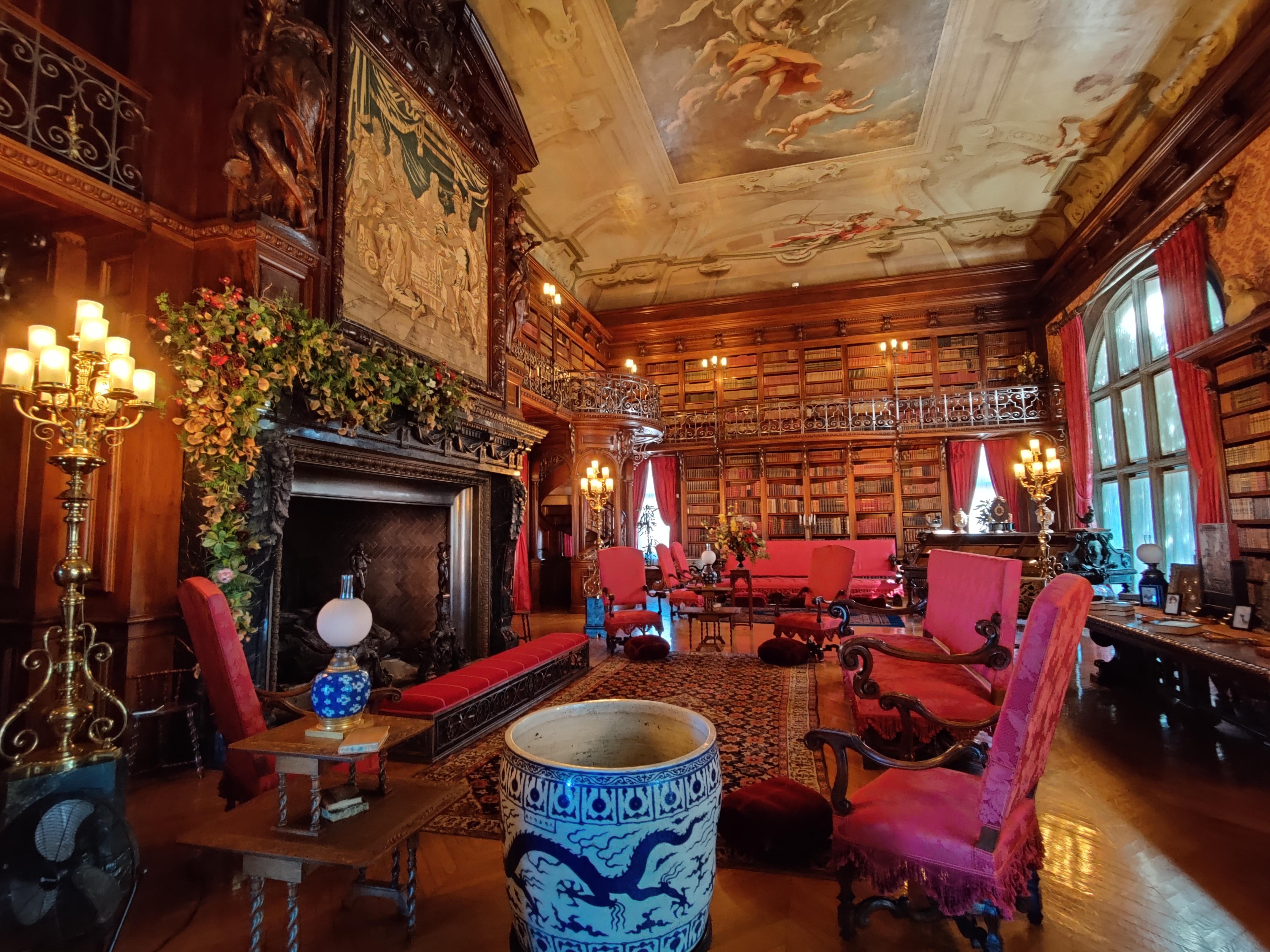 Biltmore Library, Asheville, NC | Scrolller