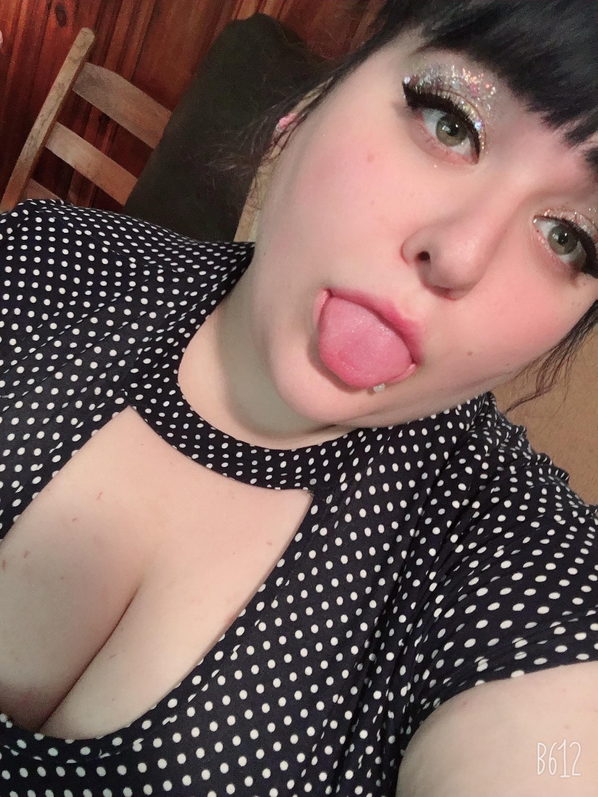 Birthday party prep selfie | Scrolller