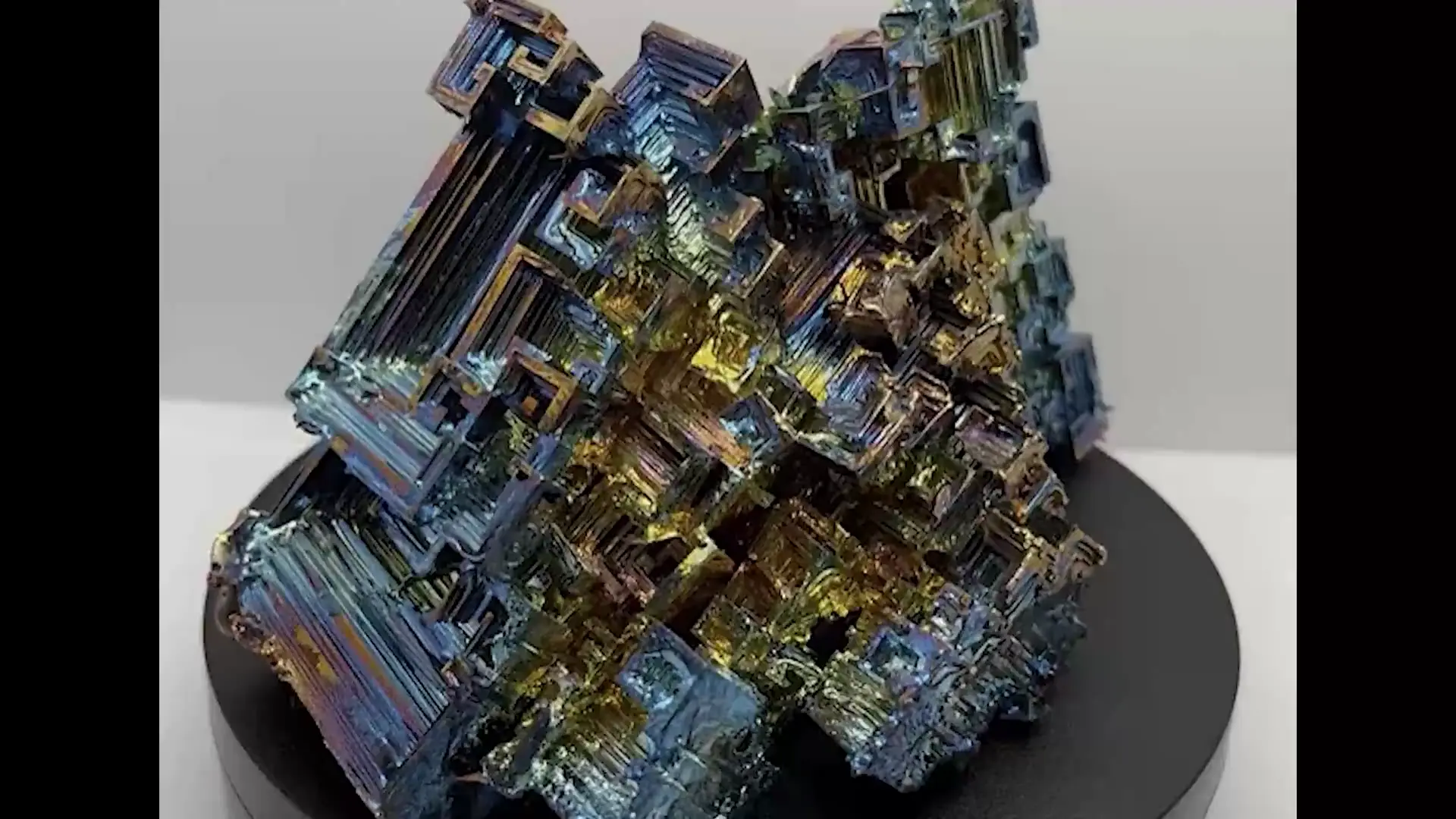Bismuth crystal twins | Scrolller