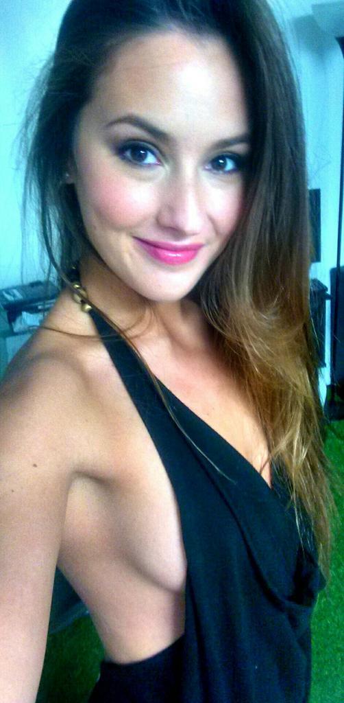 Black Shirt | Scrolller