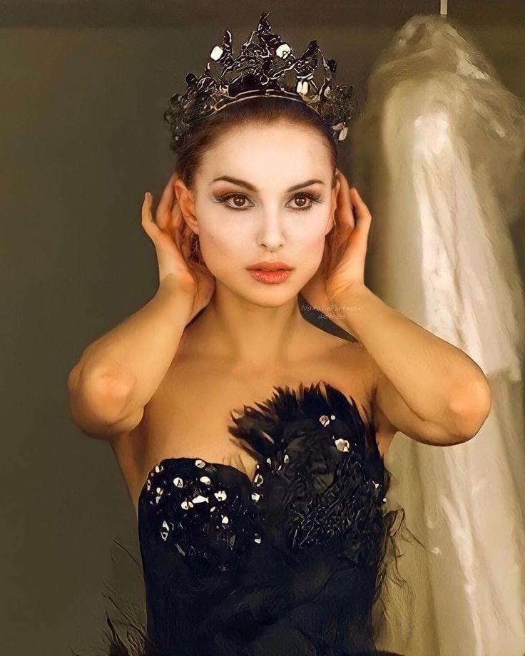 Black Swan | Scrolller
