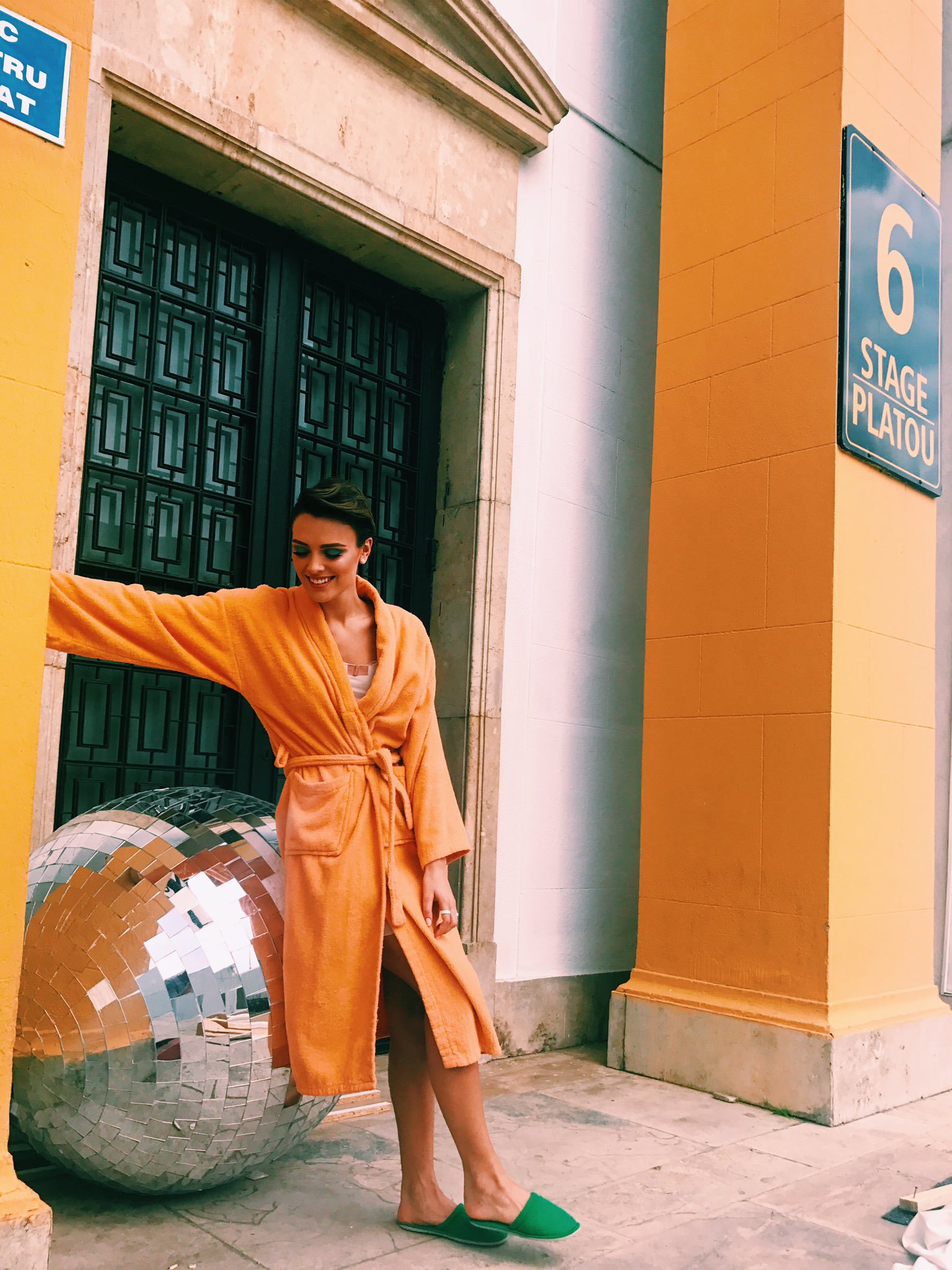 Blending in | Scrolller