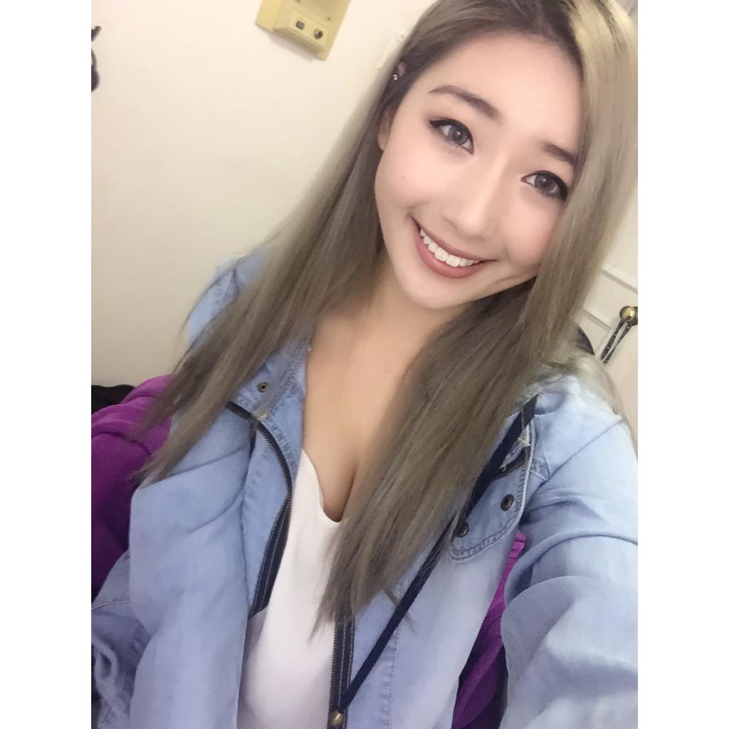 Blonde Janet | Scrolller