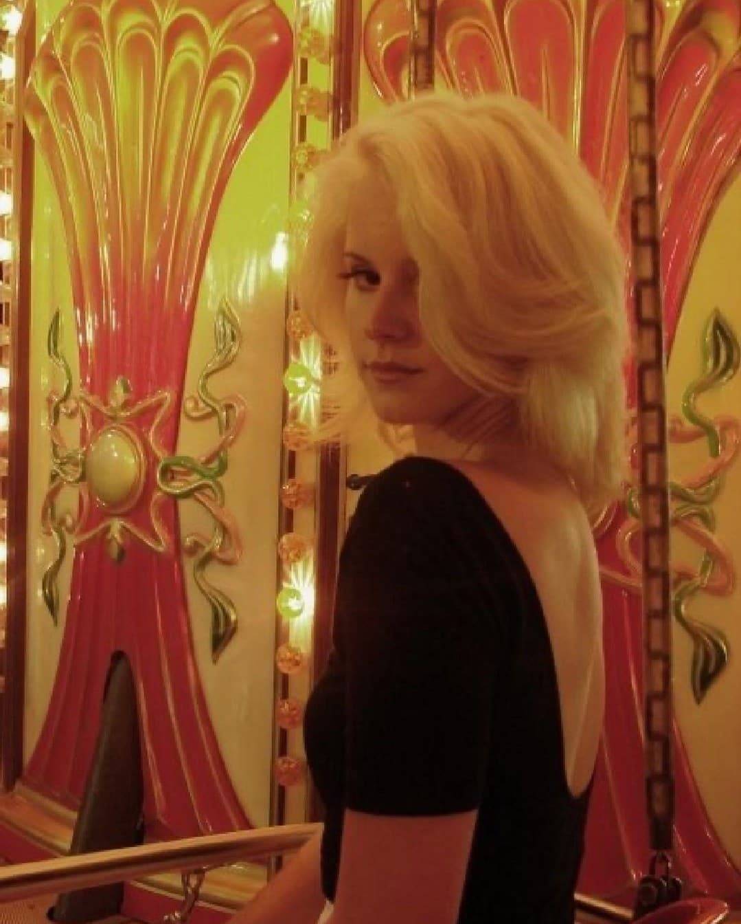 Blonde Lana is something else | Scrolller