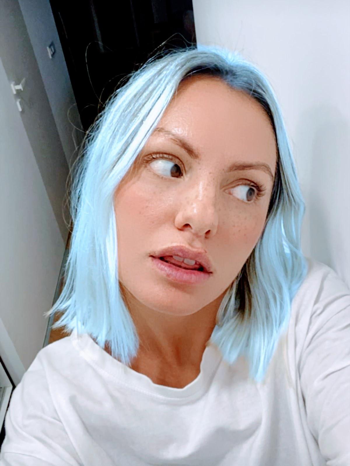 Blue bombshell. | Scrolller