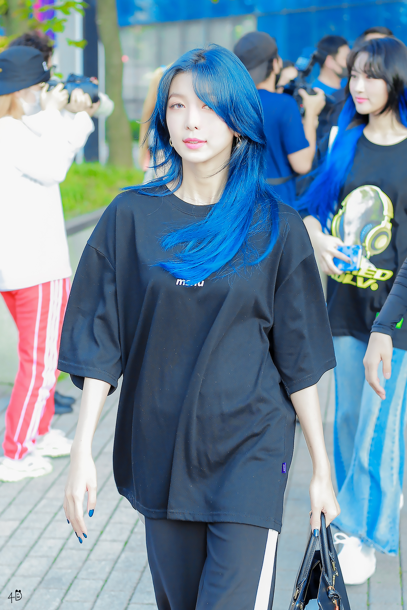 Blue Dami | Scrolller