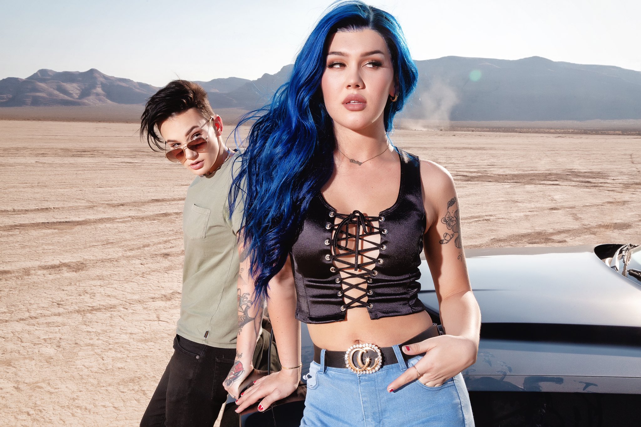 Blue haired Daisy with Nikki Hearts | Scrolller