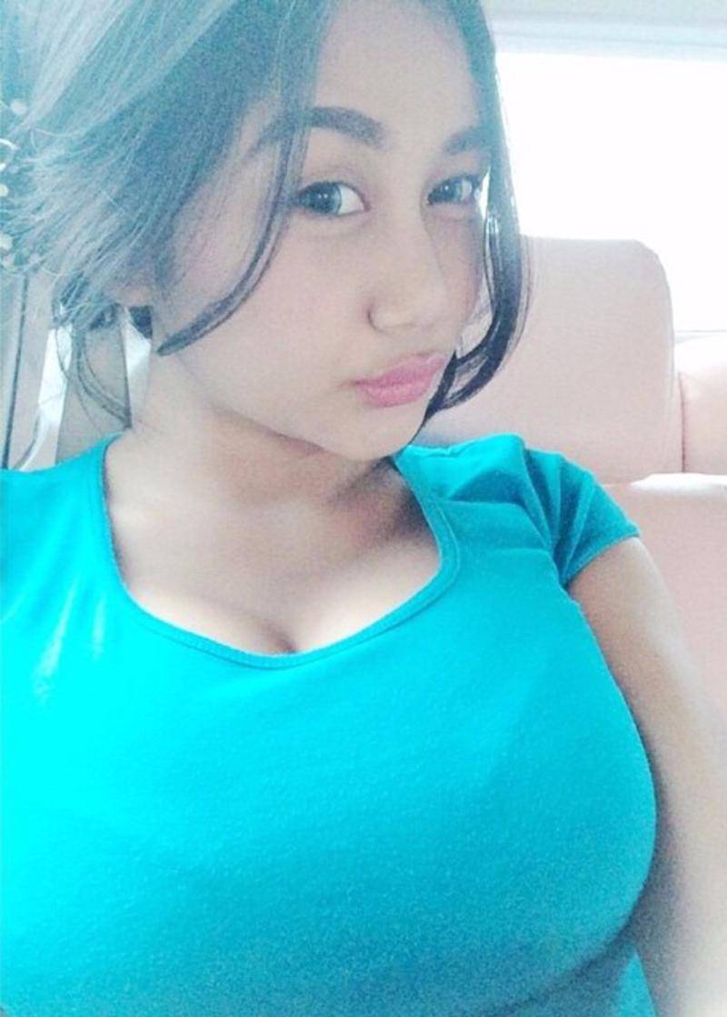 Blue on boobs (indonesian) | Scrolller