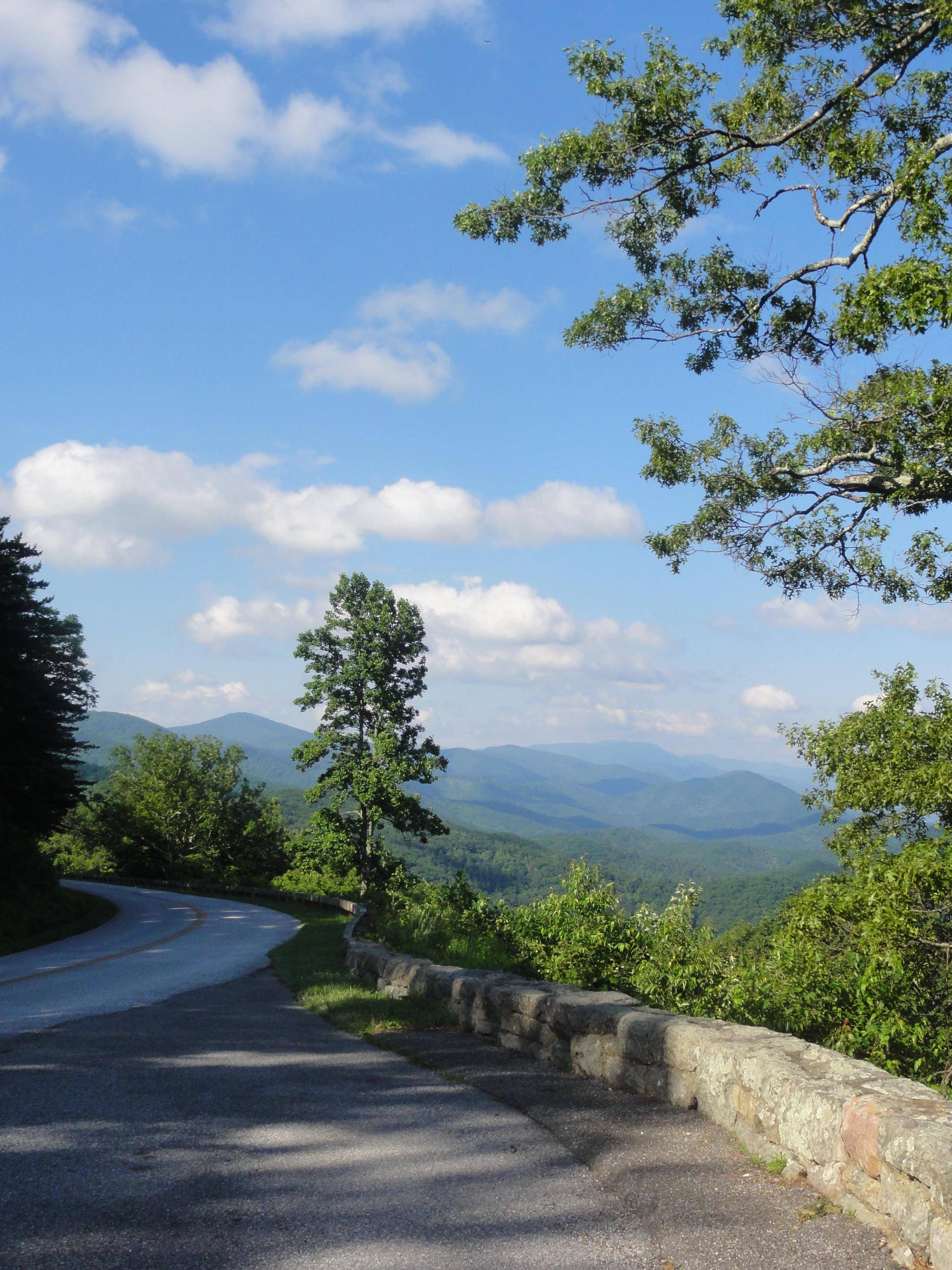 Blue Ridge Mountains, Virginia [OC] [2462x3283] | Scrolller