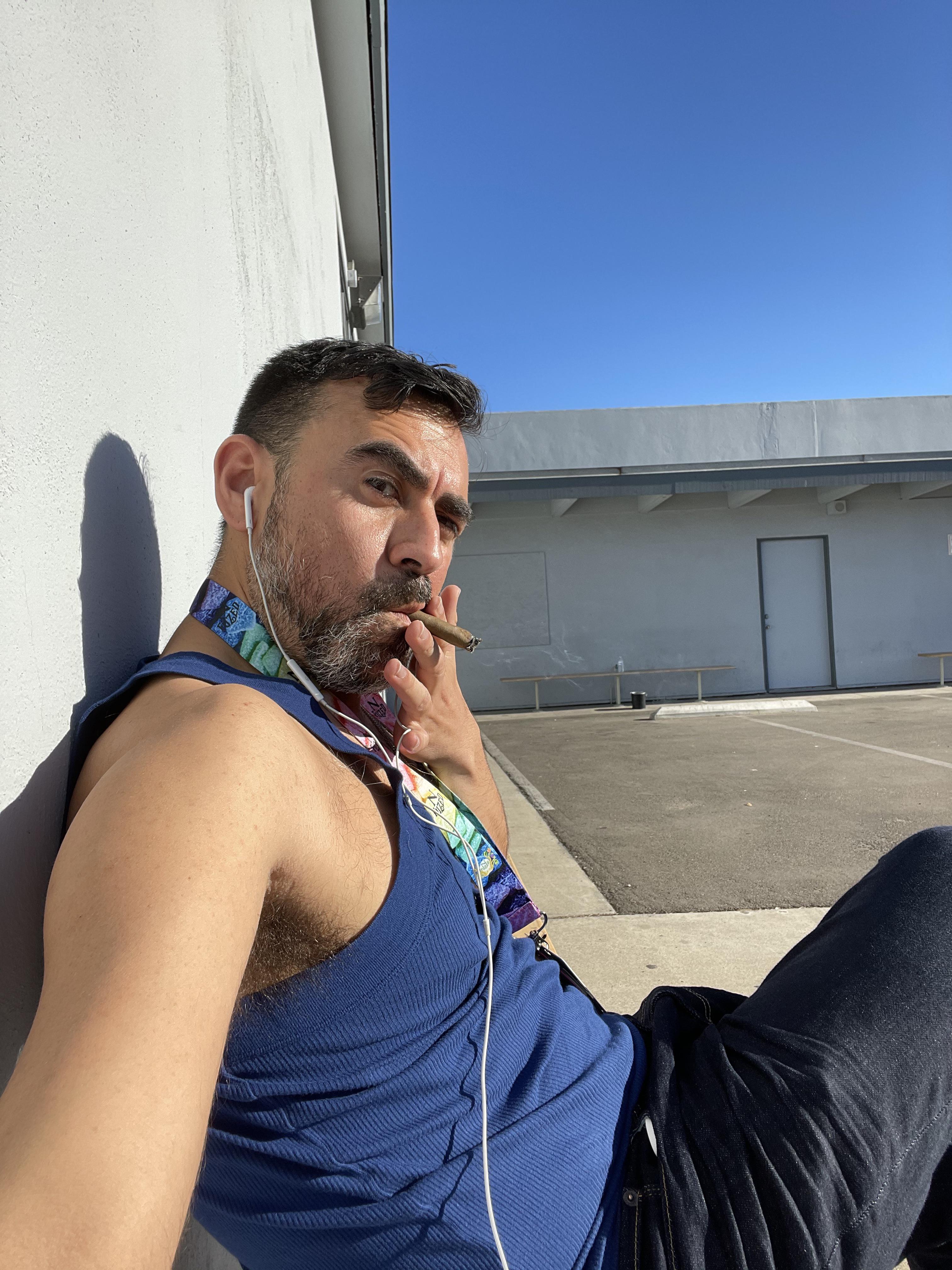 Blunts for this Daddy | Scrolller