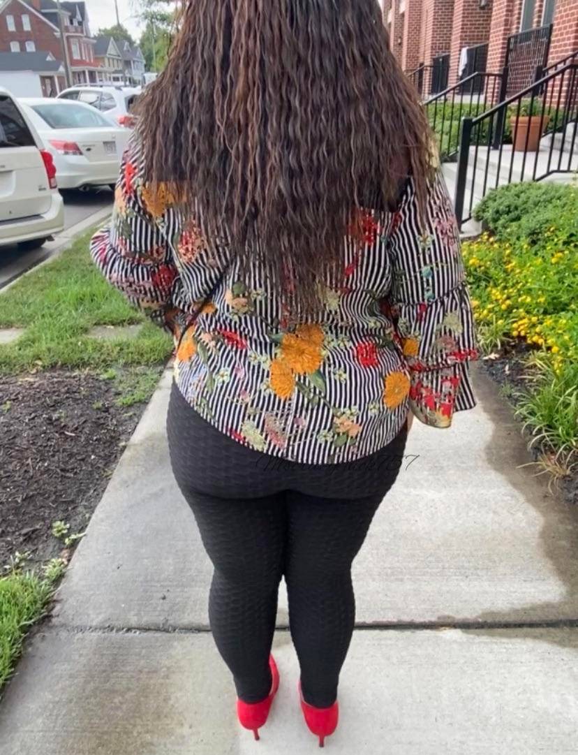 Booty Cuff Appeal. Want to see me without leggings? Check comments. | Scrolller