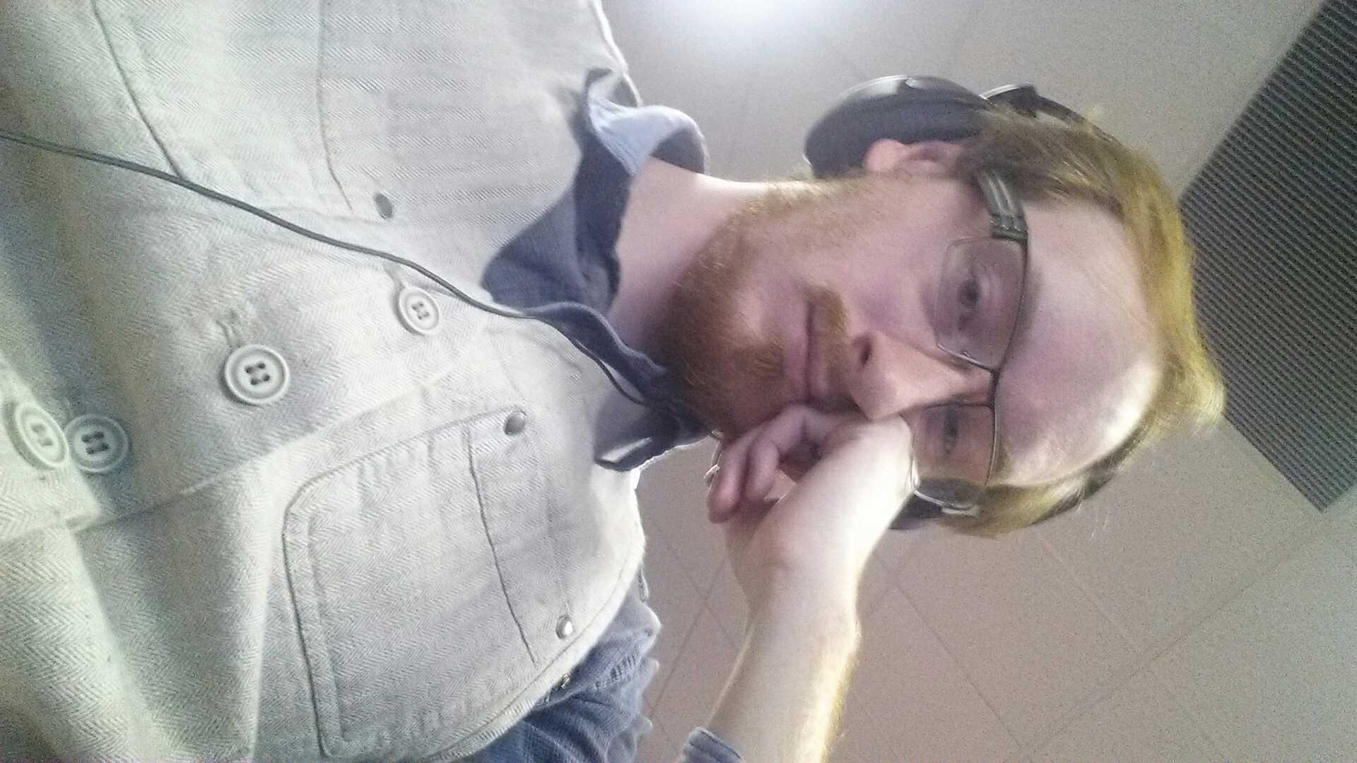 Bored chaser, chat me up. | Scrolller