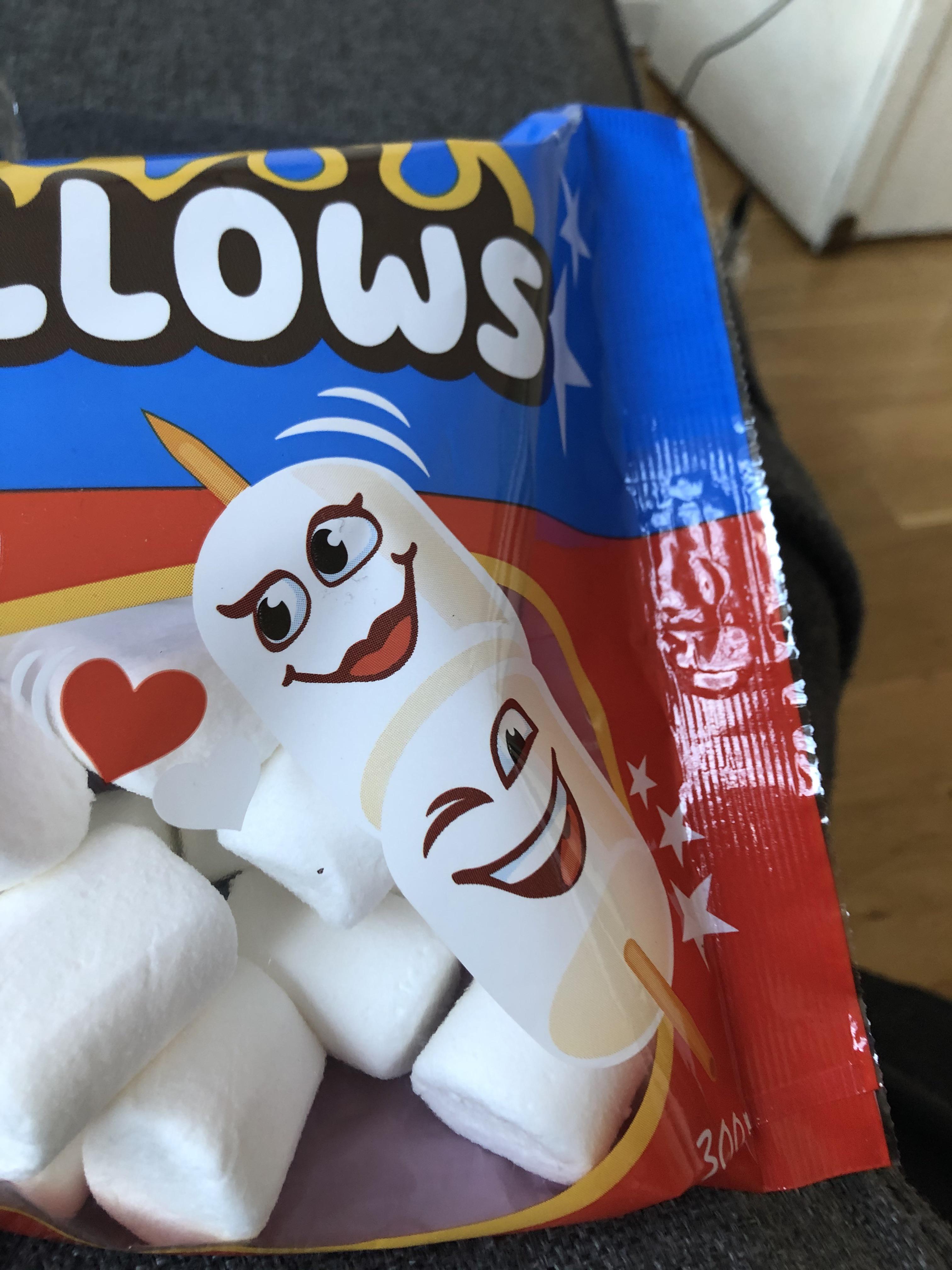 Boy and girl marshmallows | Scrolller