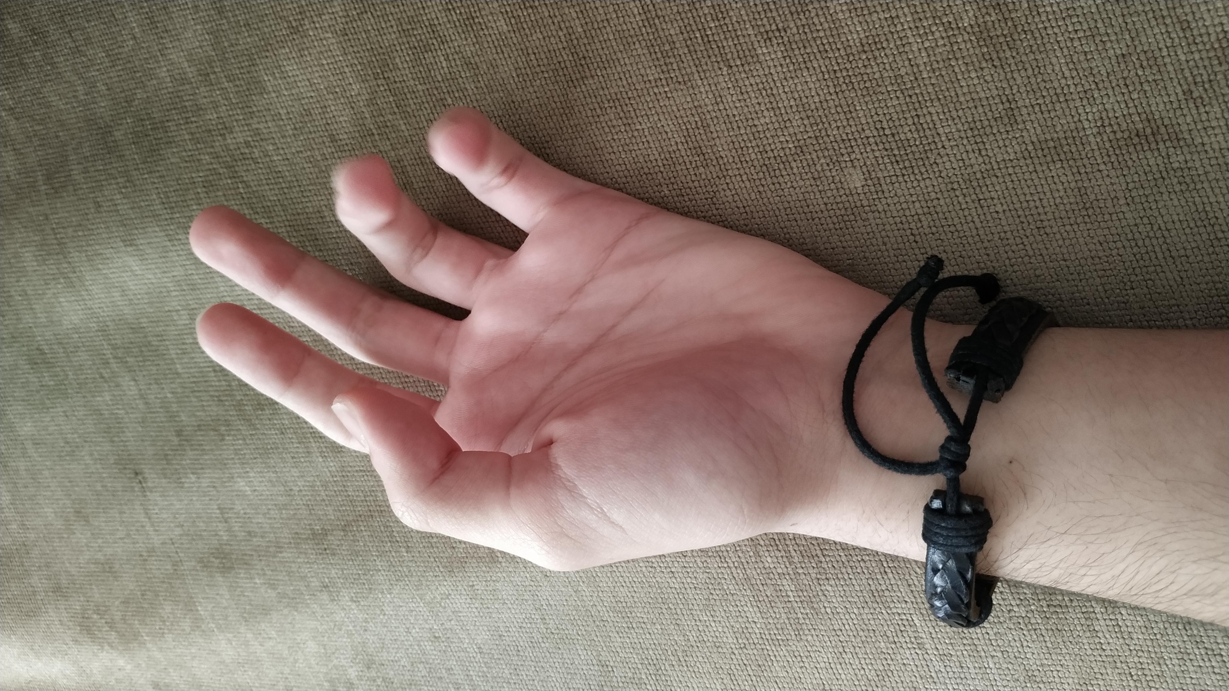 Boy hand | Scrolller