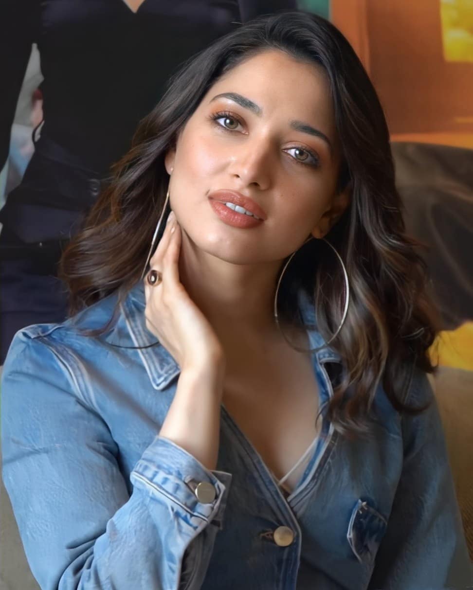 Bra visible | Scrolller