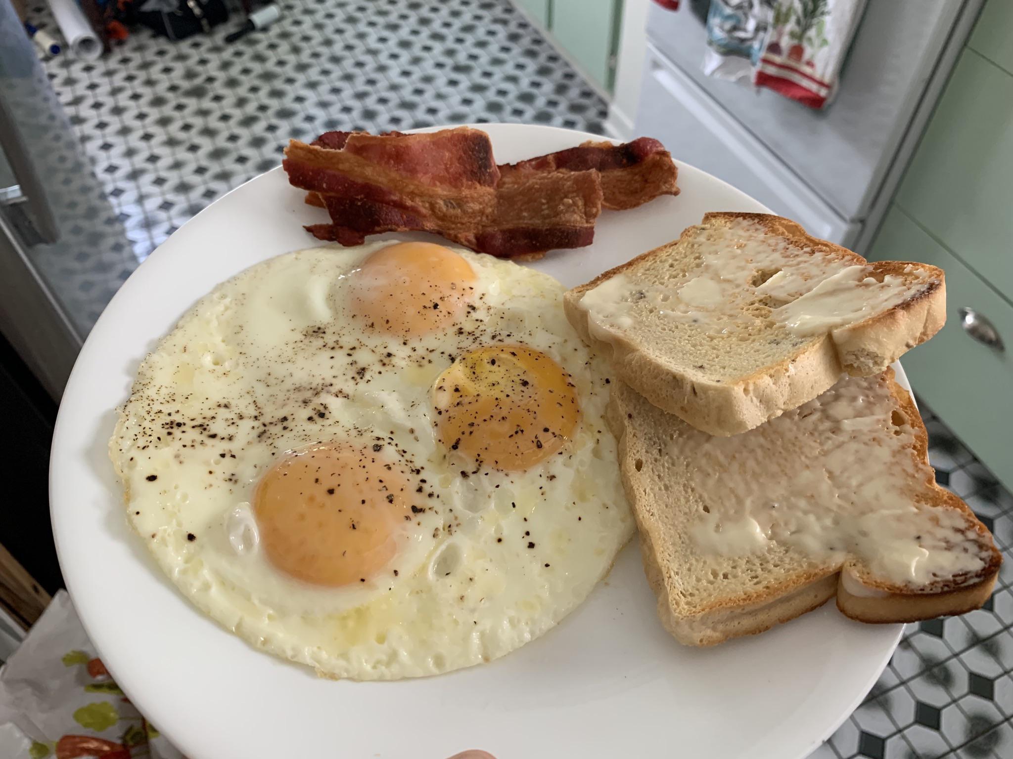 Breakfast for supper is the best! | Scrolller