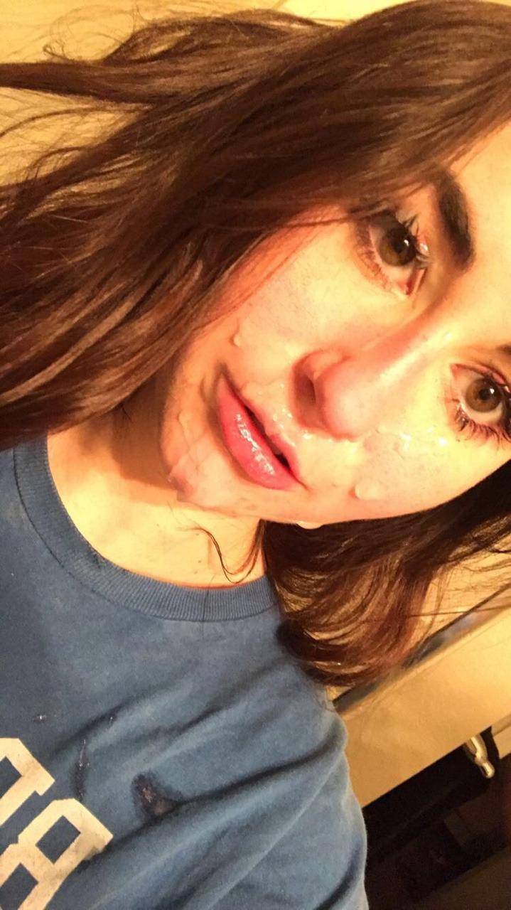 Brunette posts this photo with the comment "I wish it was socially acceptable to post this on ...