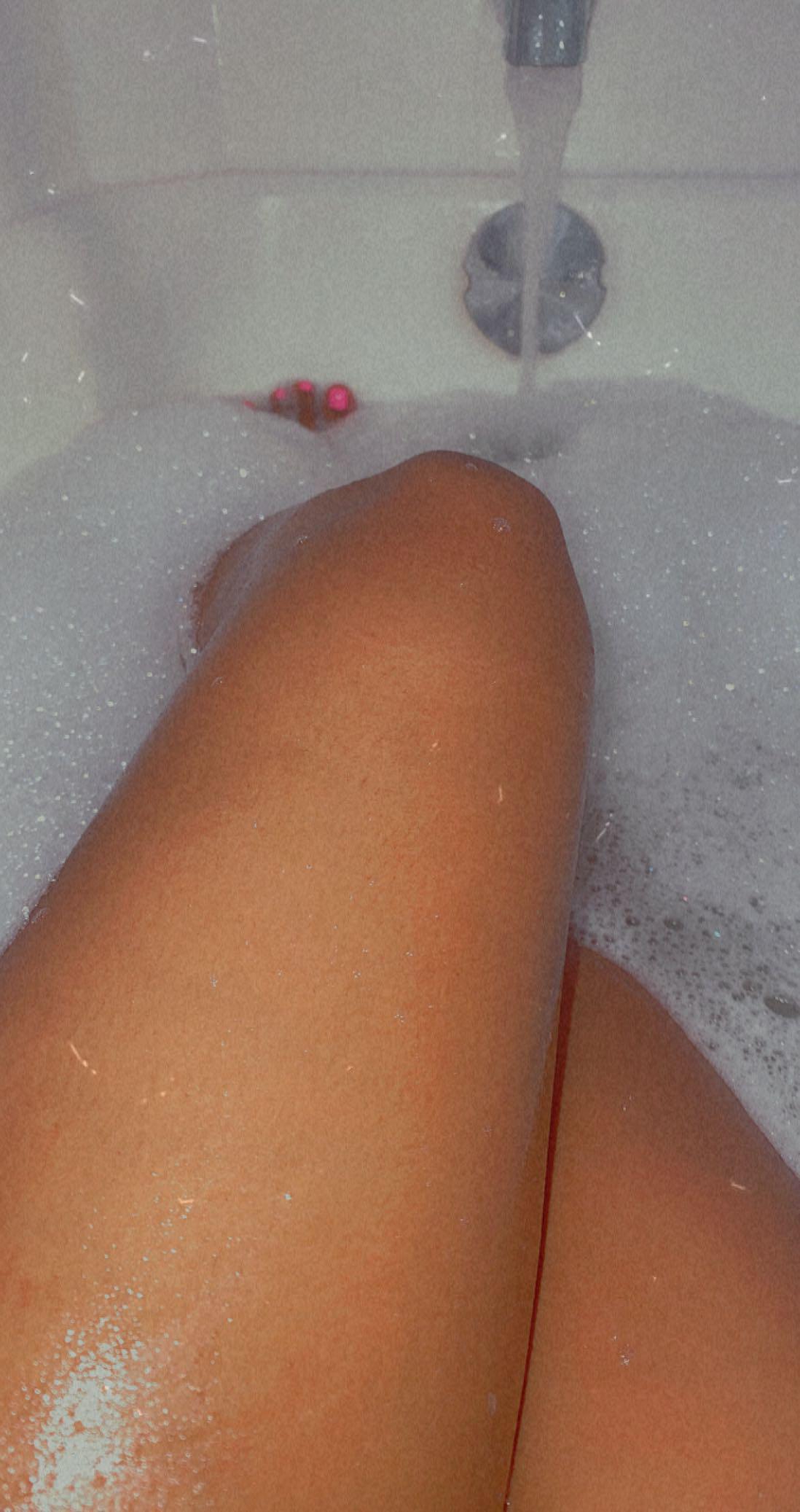 Bubble bath | Scrolller