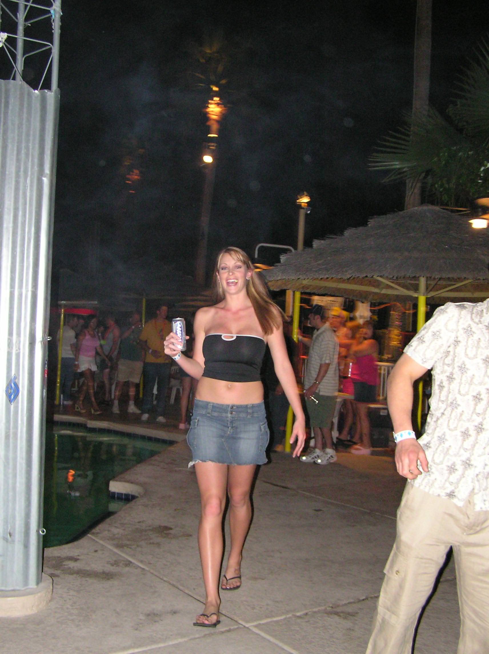 Bud Light? | Scrolller