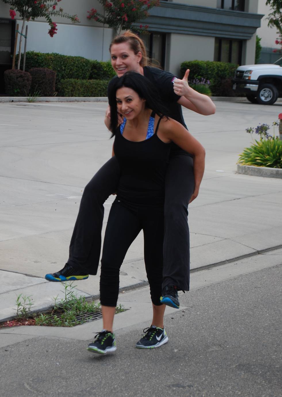 Buddy carry | Scrolller