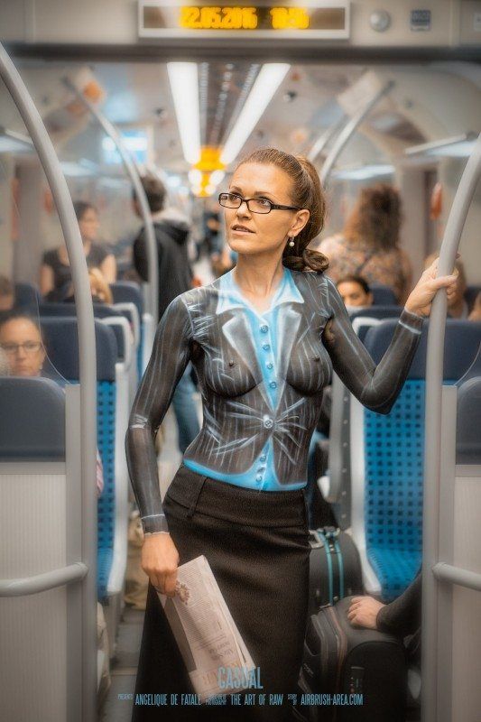 Business Casual Scrolller