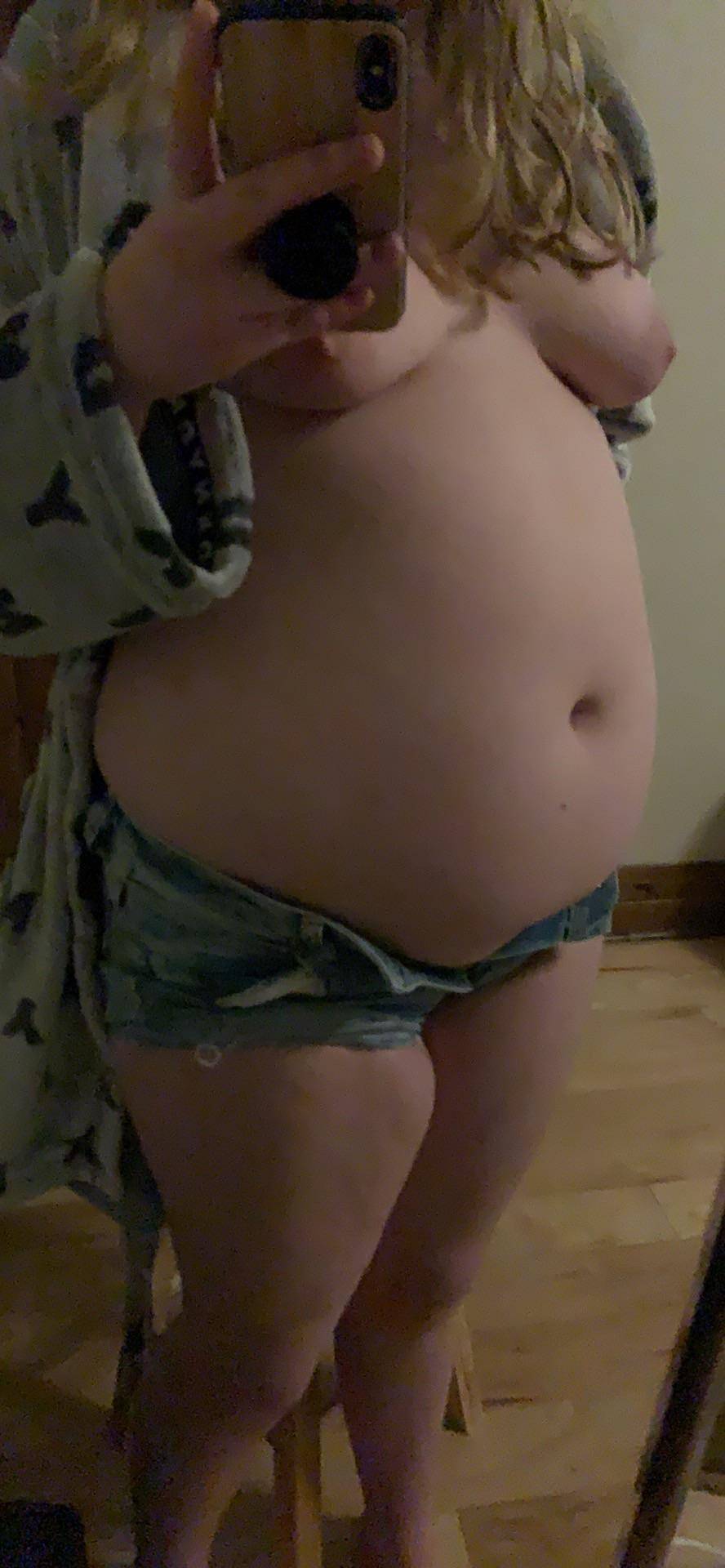 Bustin outta shorts | Scrolller