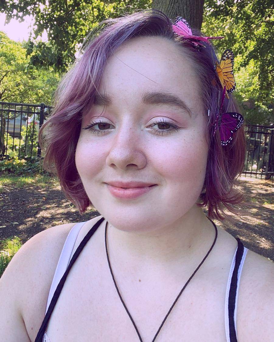 Butterfly girl 🦋 | Scrolller