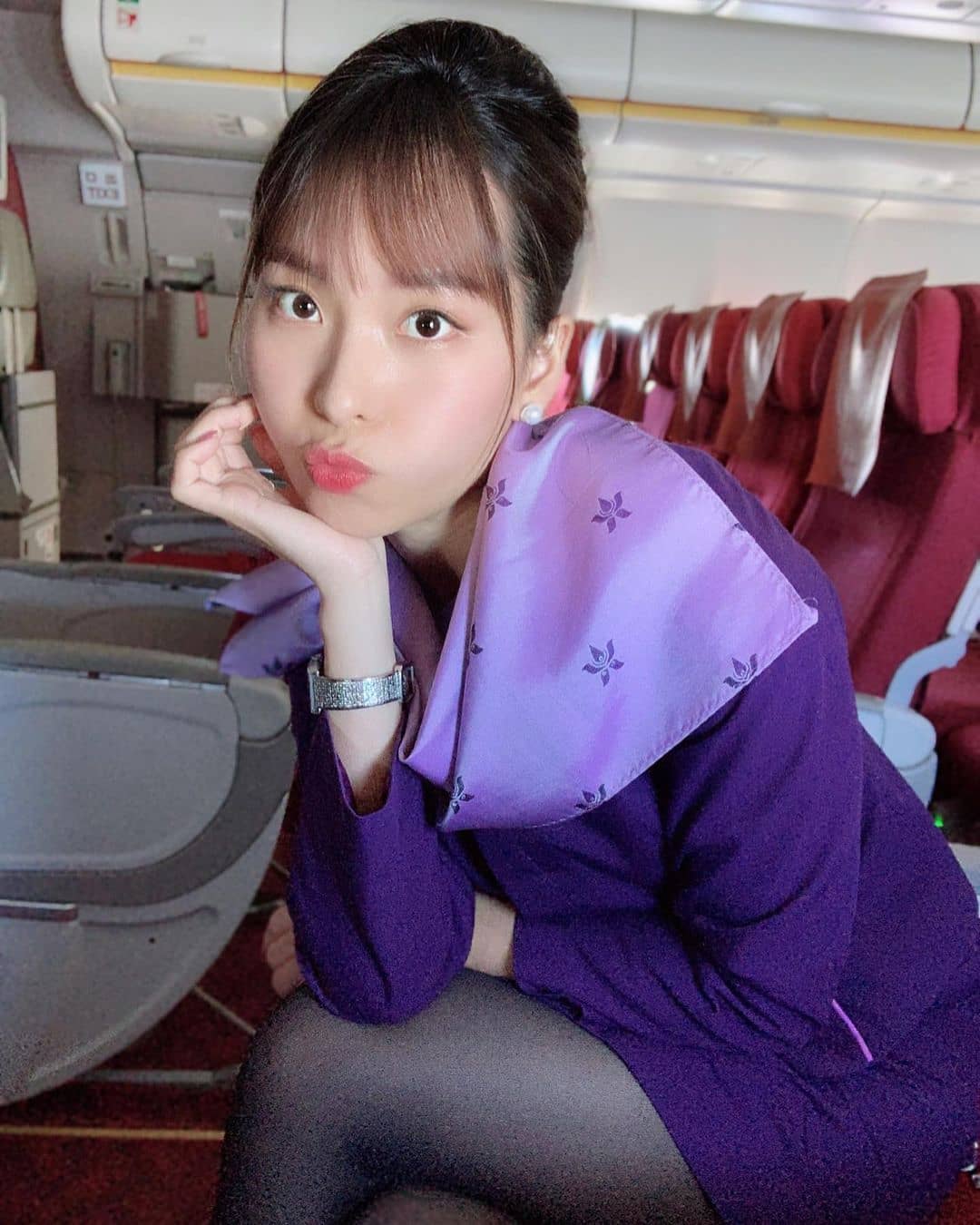 Cabin crew | Scrolller