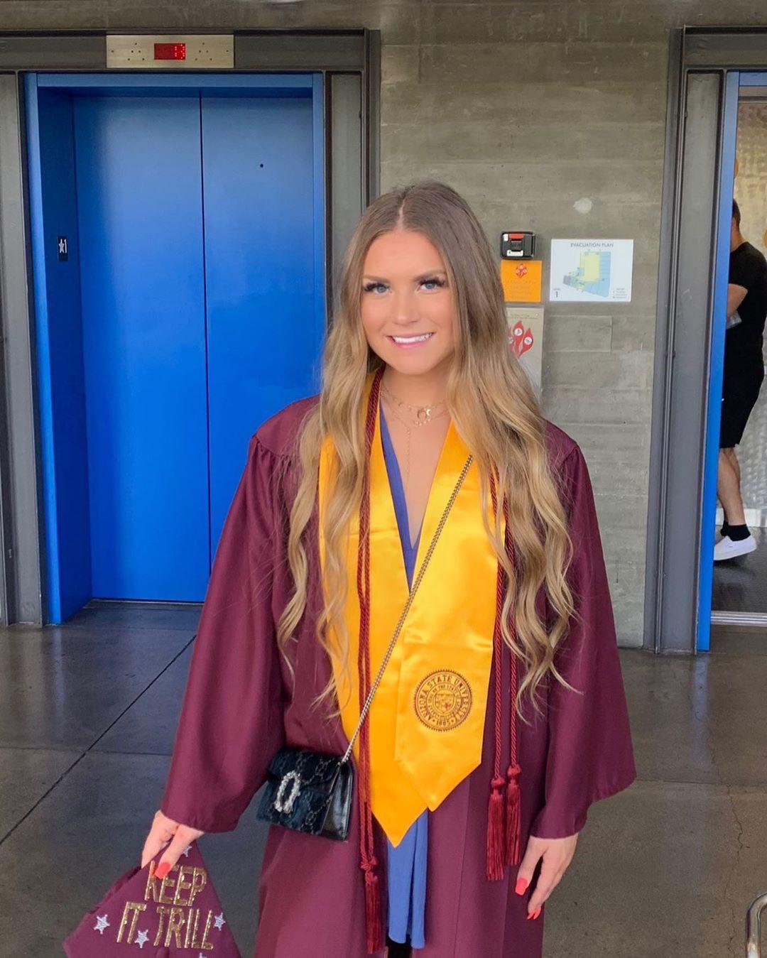 Callie Kelpsh | Scrolller