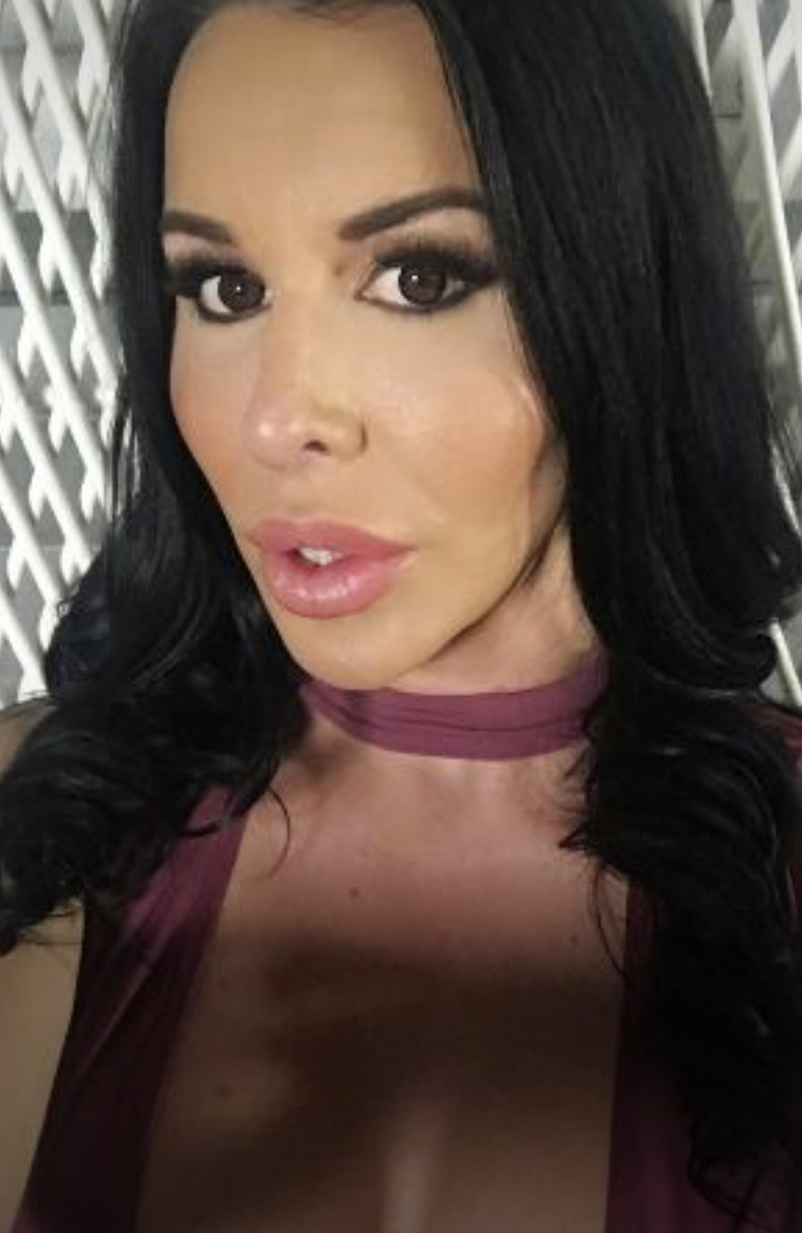 can anyone identify her? | Scrolller