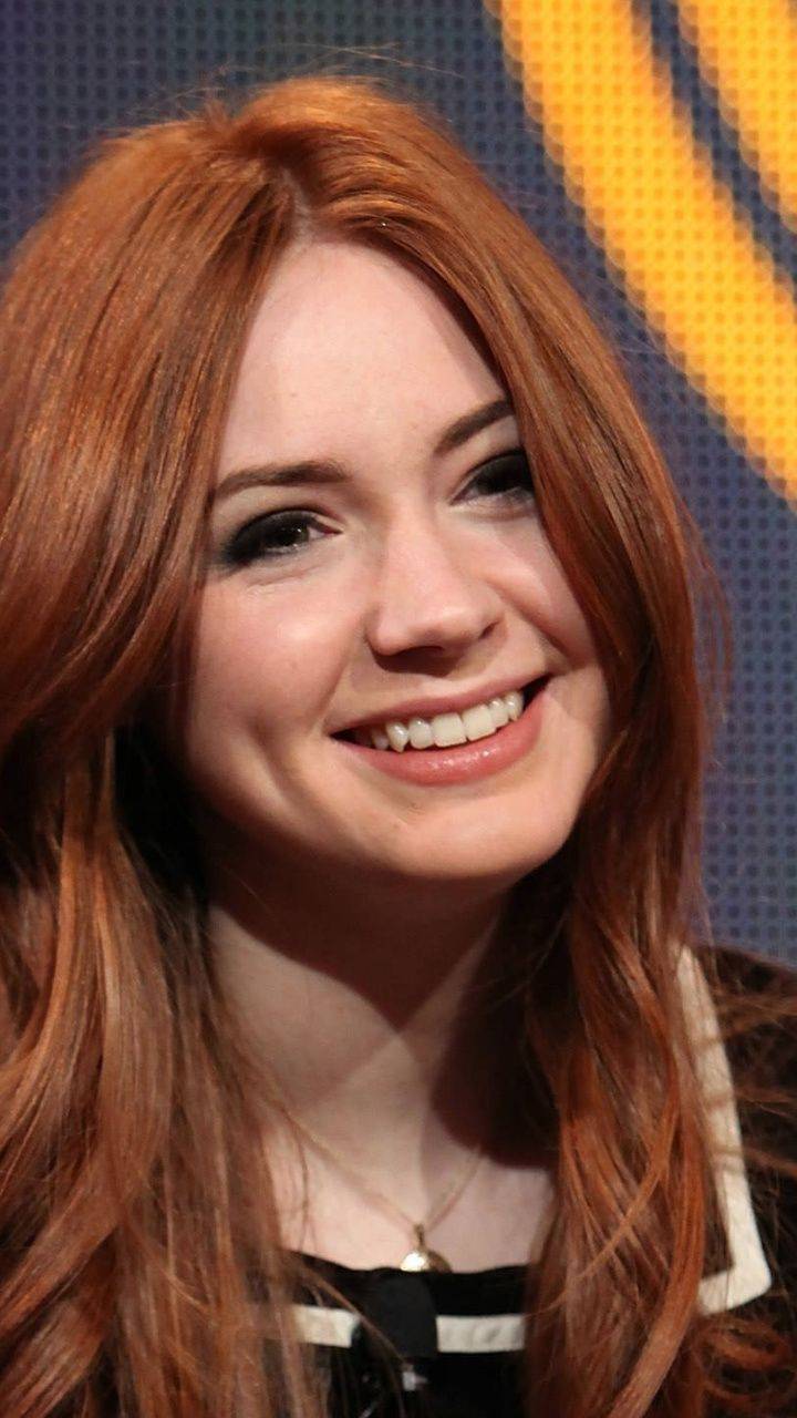 Cant Get Enough Of Her Smile Scrolller