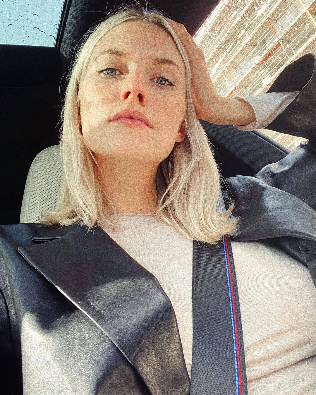 Car Selfie Scrolller