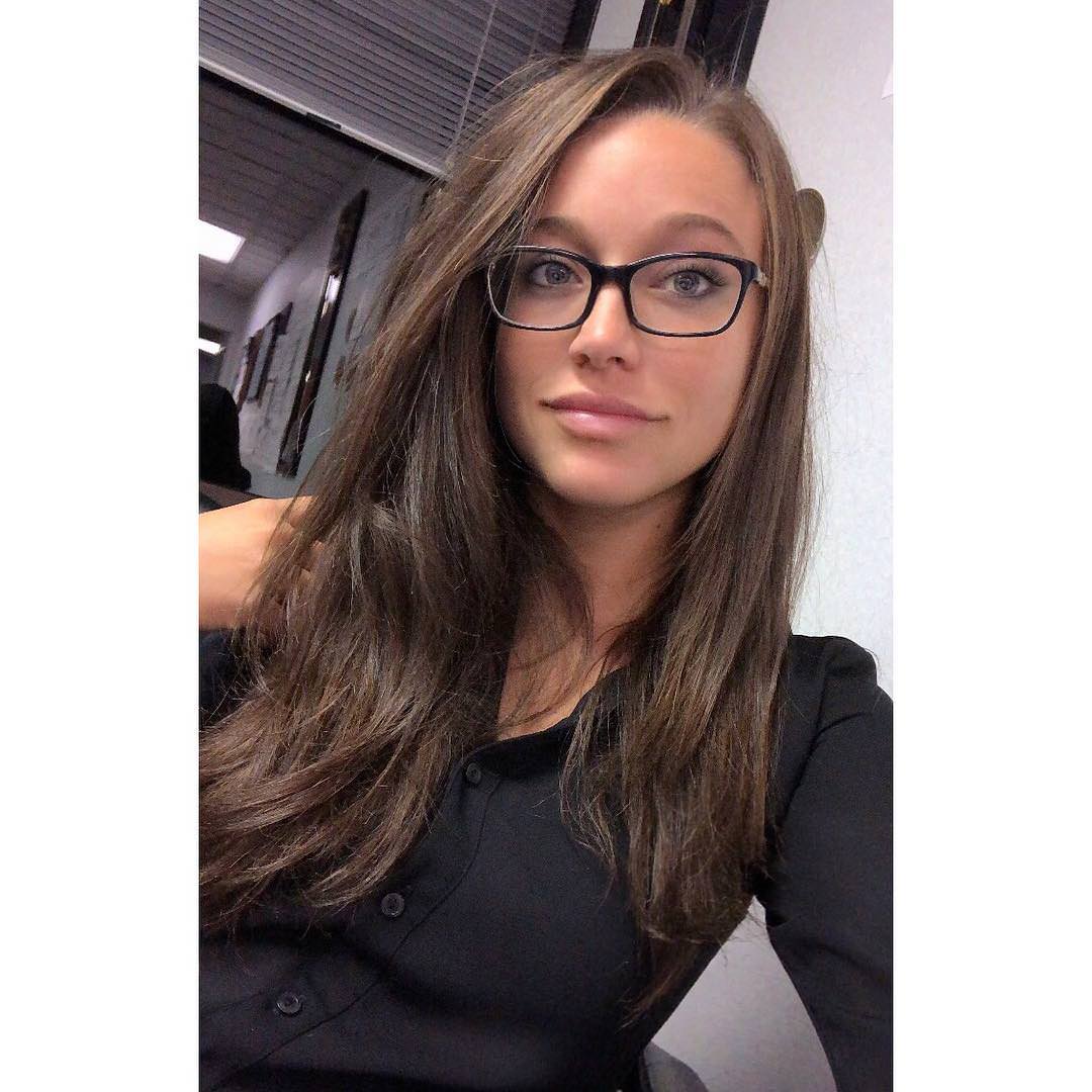 Carly Michaelis (@carlymi) | Scrolller