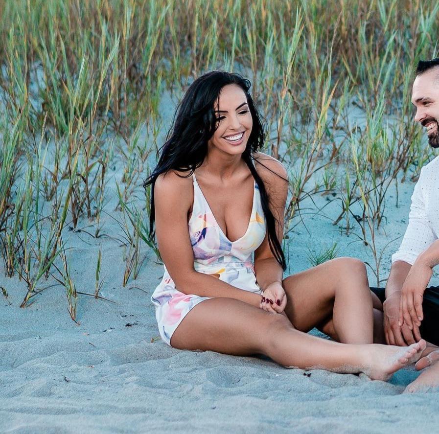 Cassie Lee | Scrolller