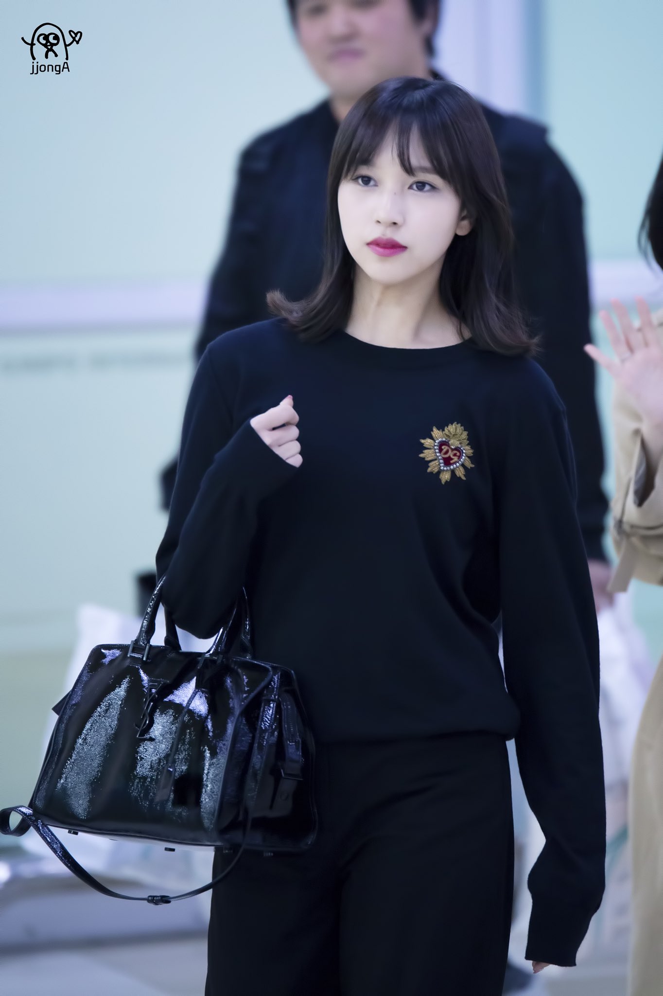 Casual & elegant Mina | Scrolller