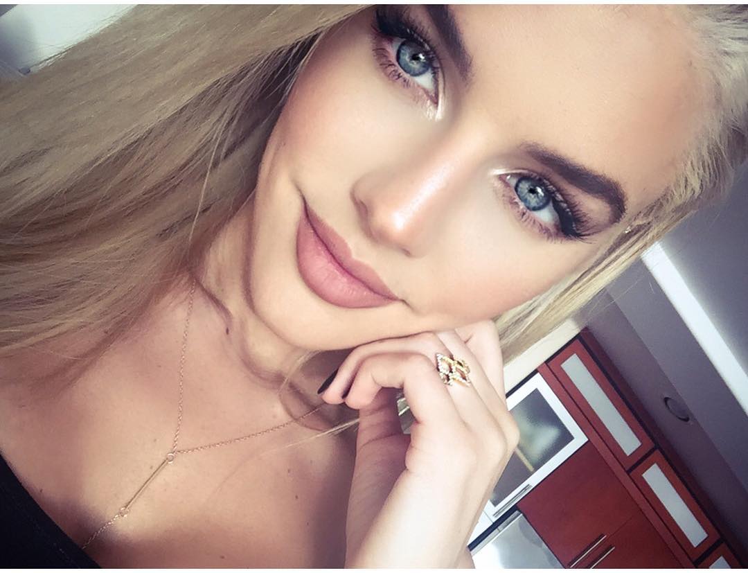 Jean Watts | Scrolller