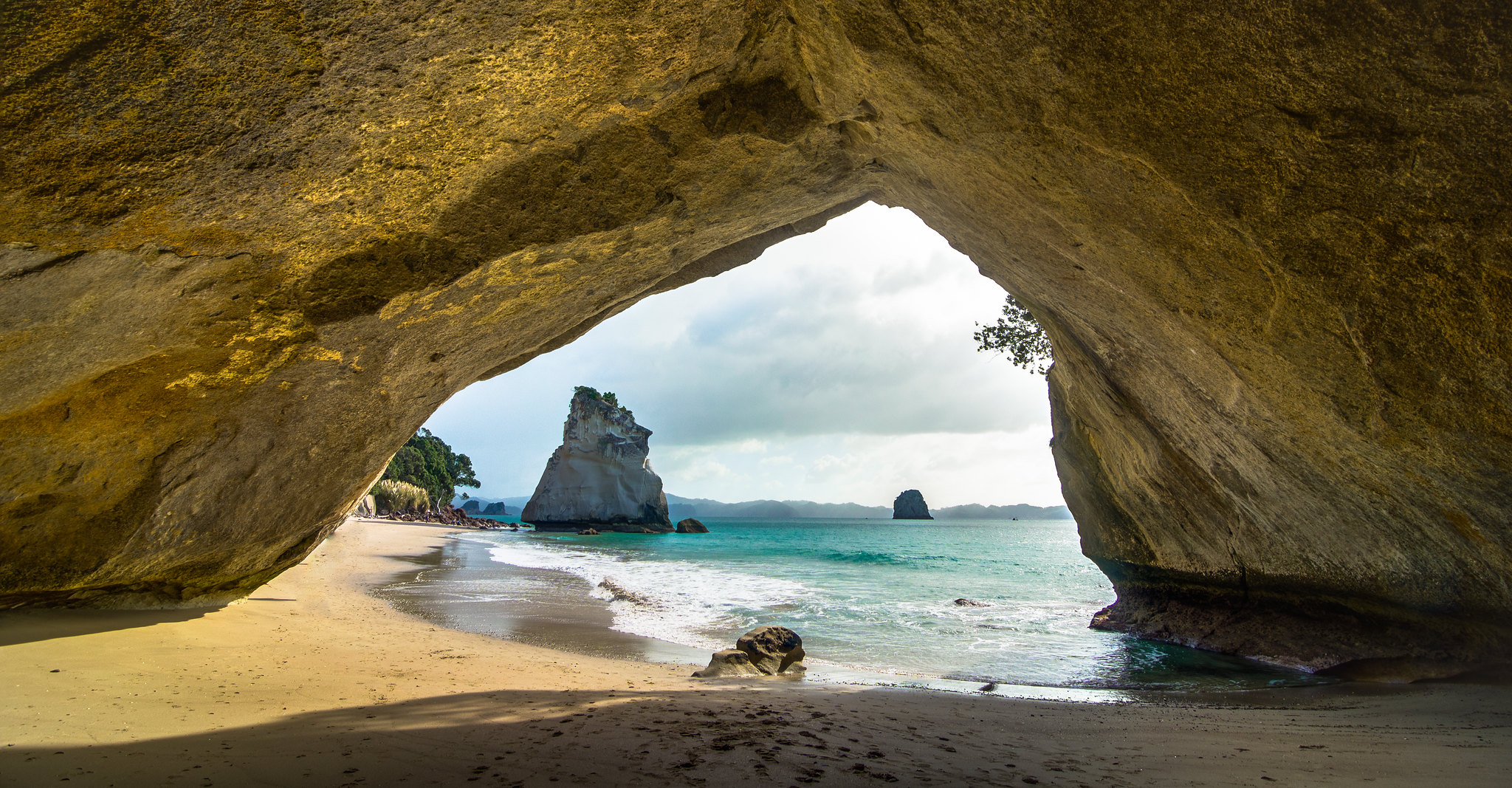 Cathedral Cove, Coromandel [2048x1067] by Tom Hall | Scrolller