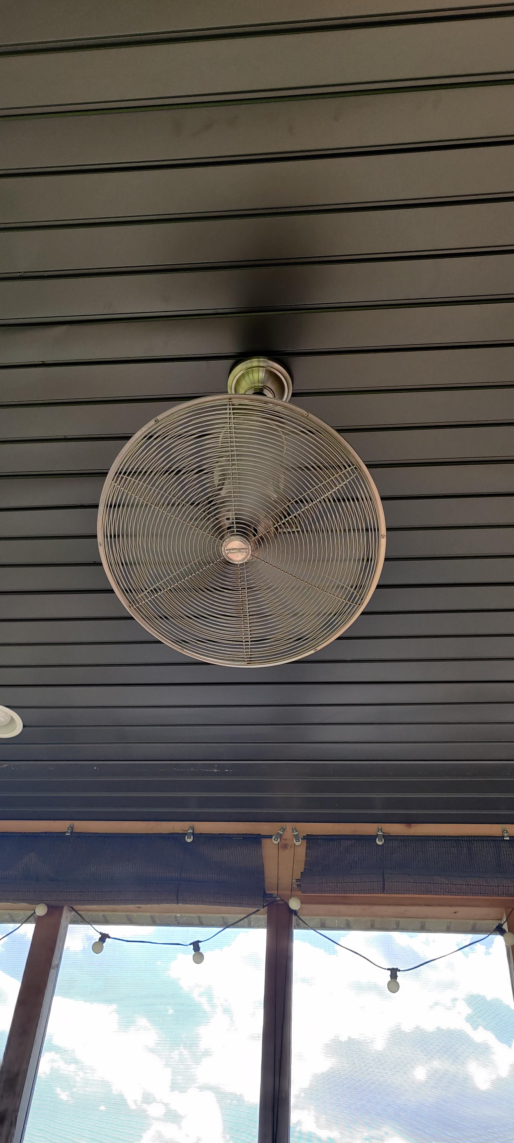 Ceiling fan | Scrolller