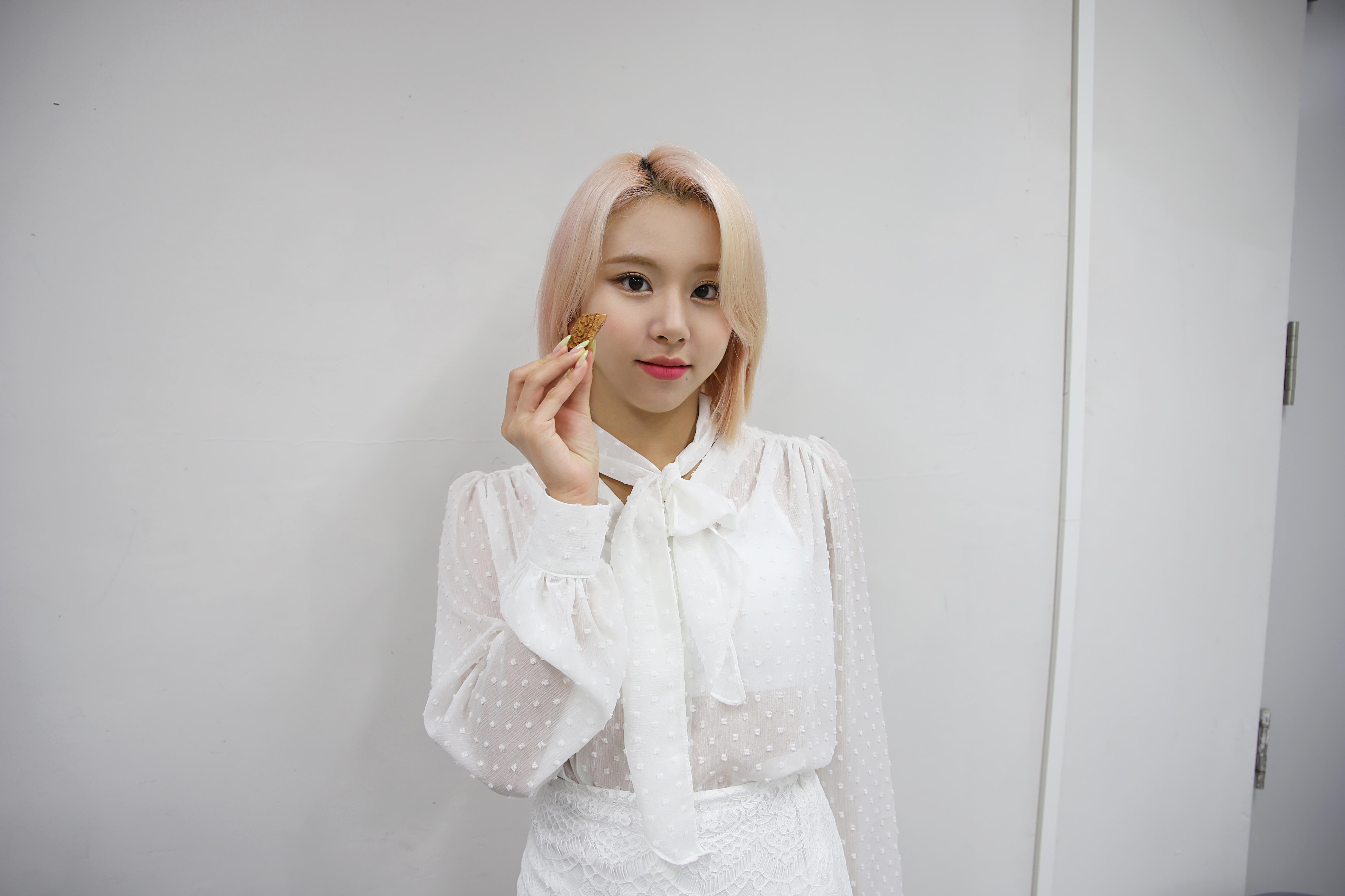 Chaebae and her self-made apple chips | Scrolller