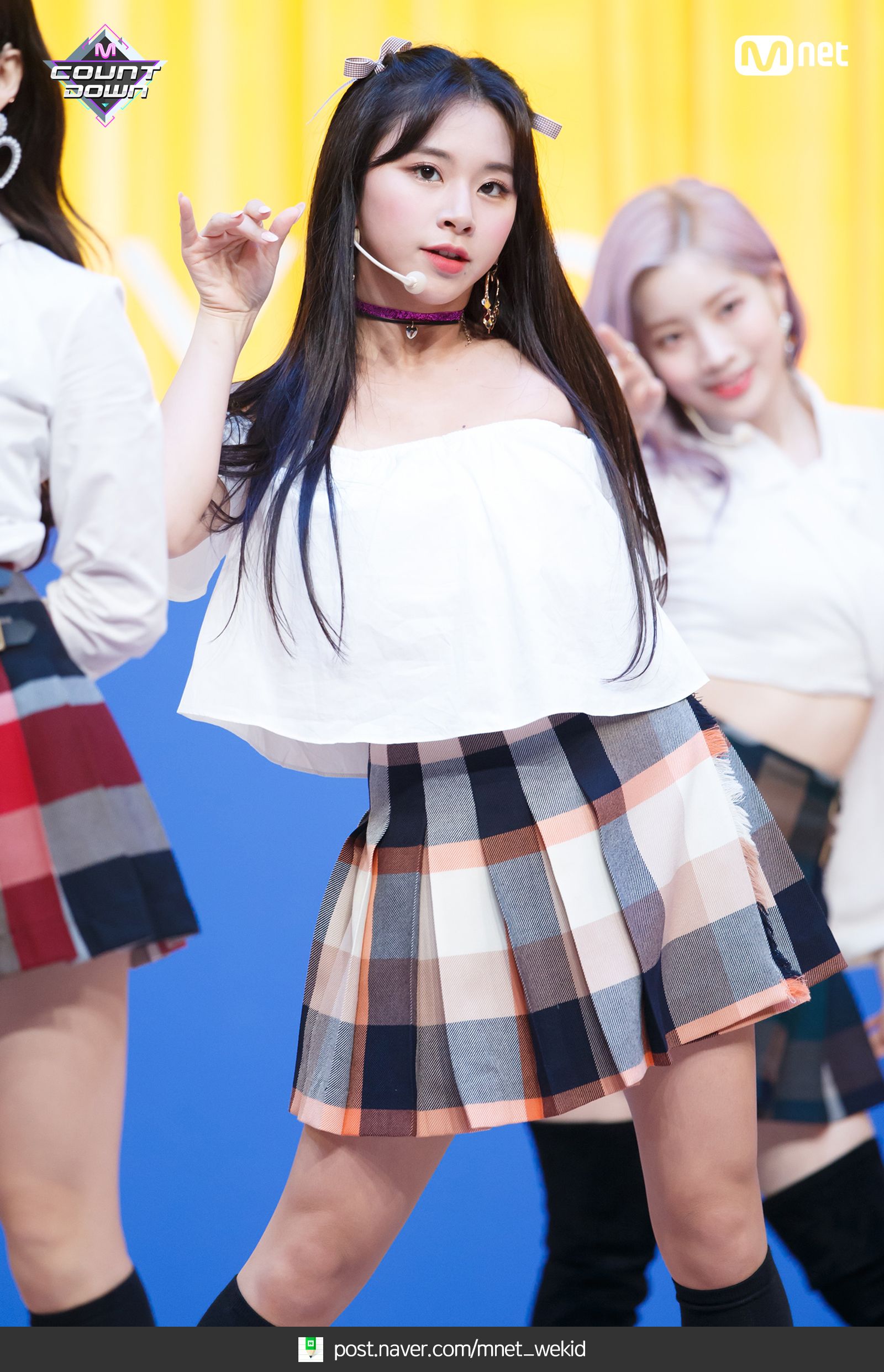 181108 Chaeyoung | Scrolller