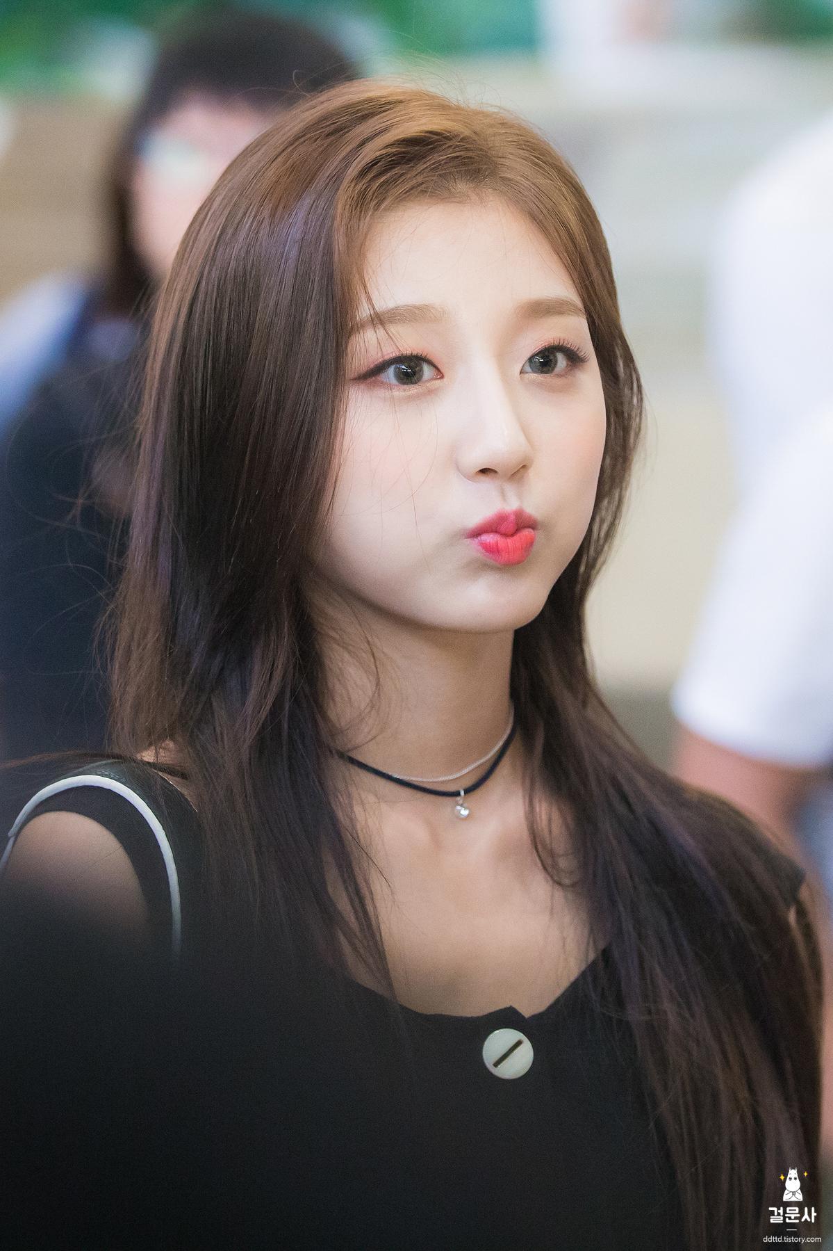 Cheekpuffy Yein | Scrolller