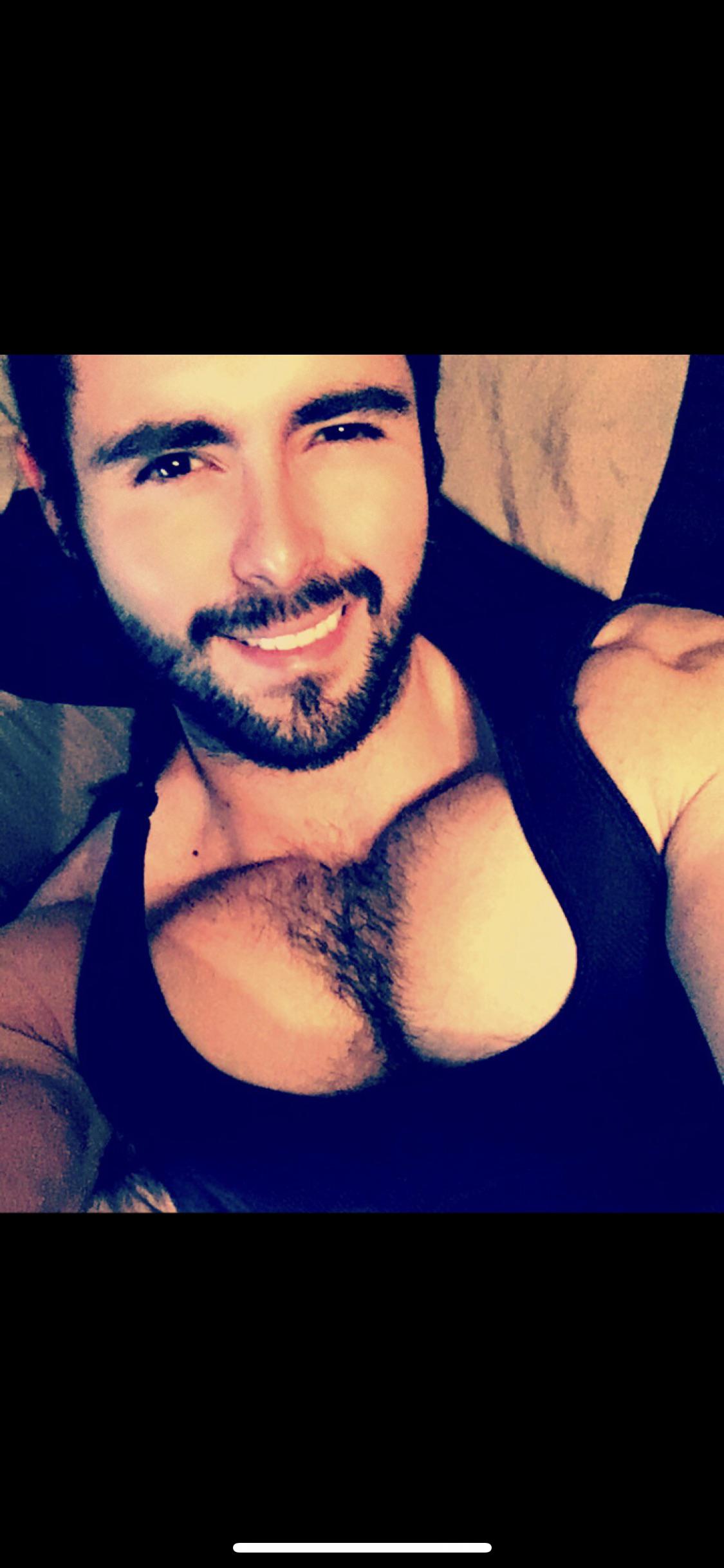 Chest worship? | Scrolller