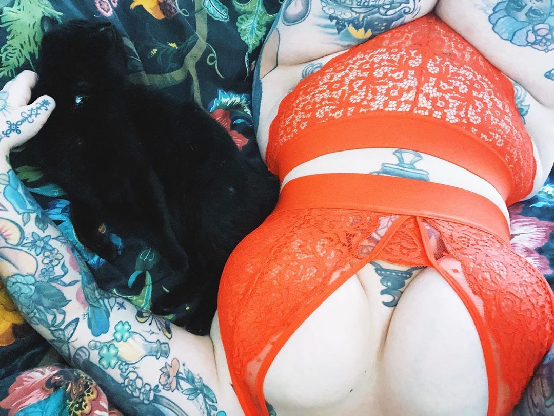 Chilling with Blair | Scrolller