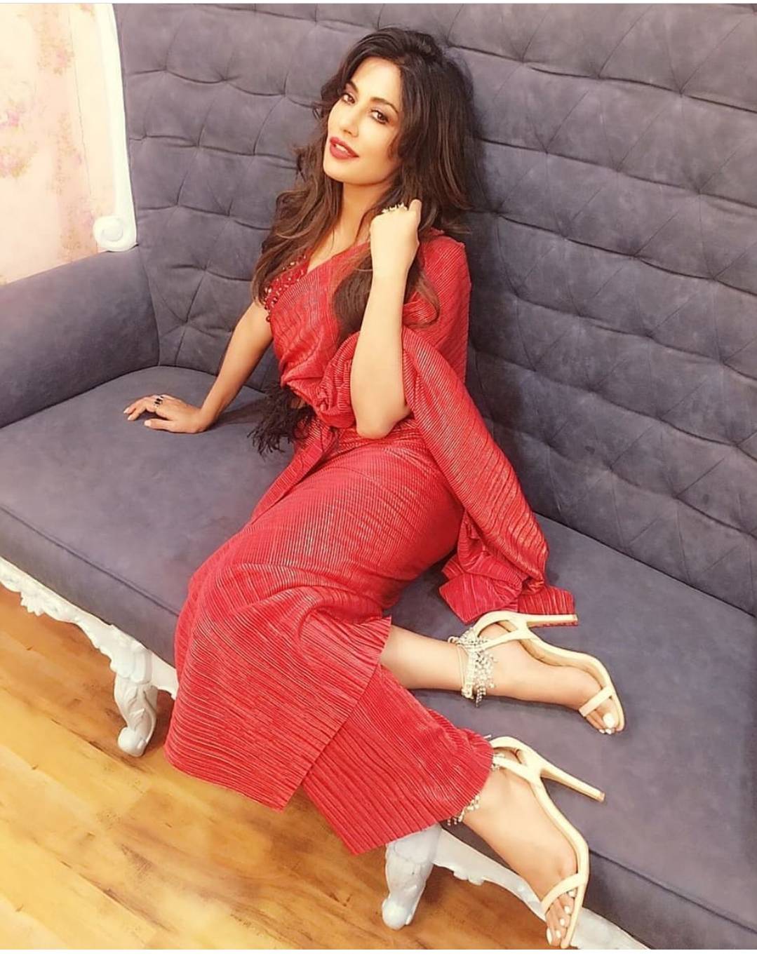 Chitrangada Singh Inviting Pose | Scrolller